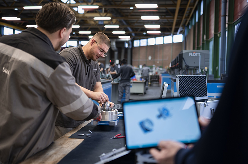 thyssenkrupp Steel: mehr Azubis + Zusatzqualifikation - stahleisen